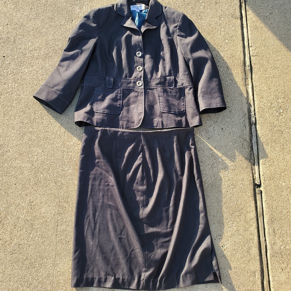 Sharagano 2 Piece Blazer And Jean Suit Sz 18 - Gem